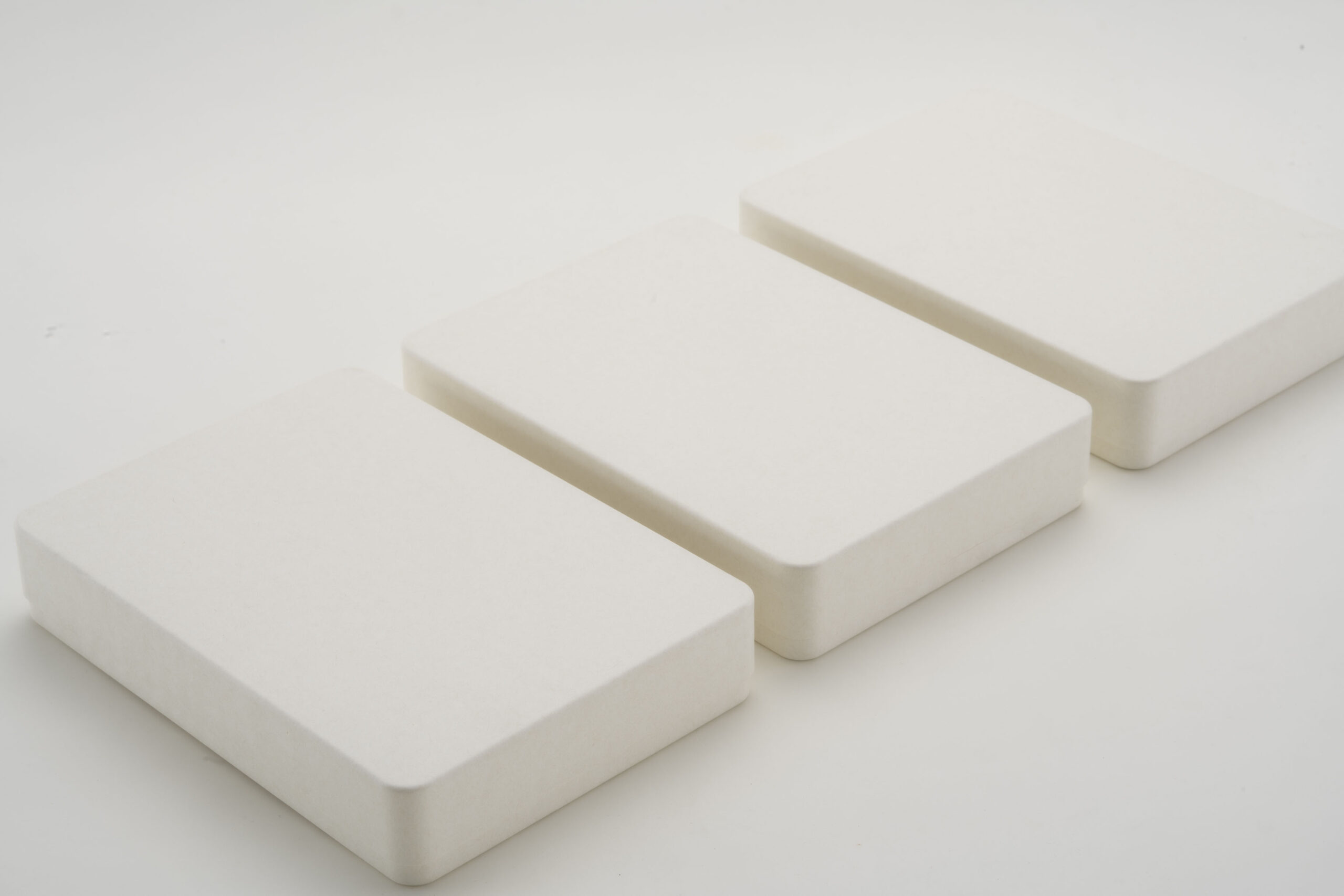 継ぎ目なしの紙パッケージ「kome-kami BOX」開発